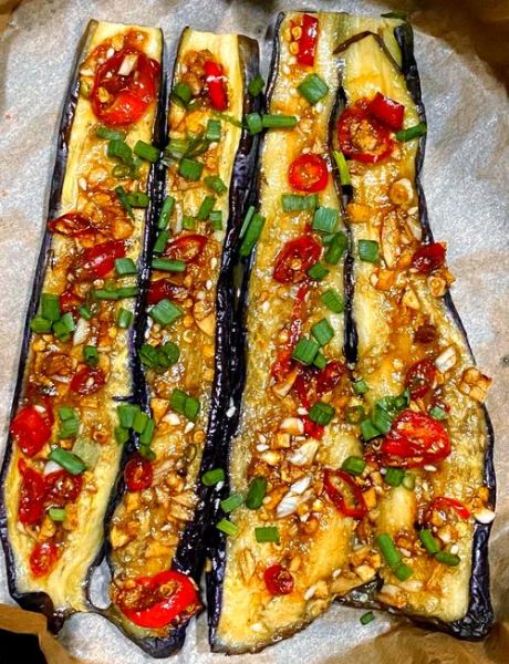 烤茄子怎么烤才好吃_烧烤架烤茄子做法-第1张图片-山城妙识