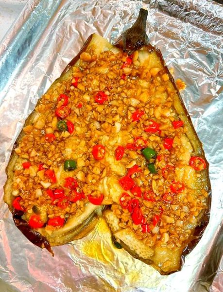 烤茄子怎么烤才好吃_烧烤架烤茄子做法-第2张图片-山城妙识