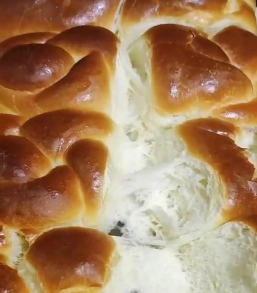 拉丝面包怎么做_家庭版做法-第1张图片-山城妙识 拉丝面包怎么做_家庭版做法-第1张图片-山城妙识