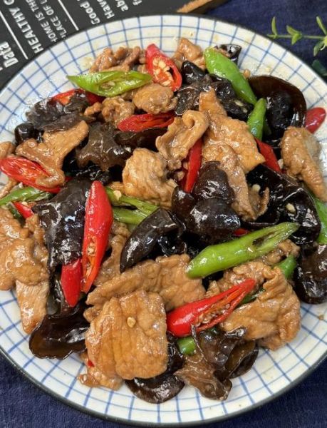 木耳炒什么菜好吃_木耳炒什么菜最下饭-第1张图片-山城妙识