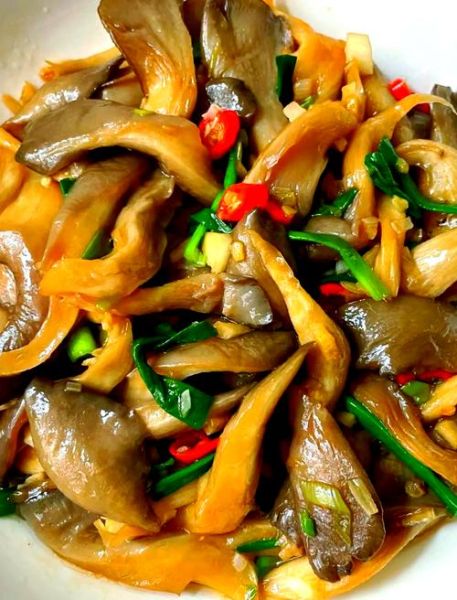 干煸平菇怎么做_干煸平菇用焯水吗-第1张图片-山城妙识