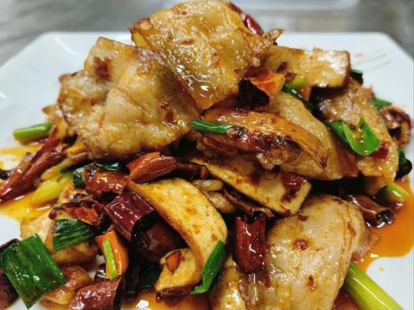 豆腐干炒回锅肉怎么做_回锅肉用豆腐干还是青椒-第1张图片-山城妙识