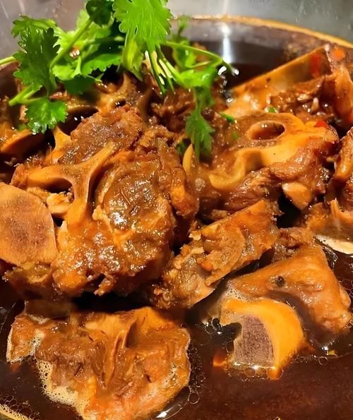 羊蝎子火锅里面有什么_羊蝎子火锅配菜推荐-第1张图片-山城妙识 羊蝎子火锅里面有什么_羊蝎子火锅配菜推荐-第1张图片-山城妙识