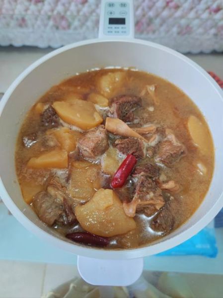 牛肉怎样炖土豆_炖多久才软烂-第1张图片-山城妙识 牛肉怎样炖土豆_炖多久才软烂-第1张图片-山城妙识