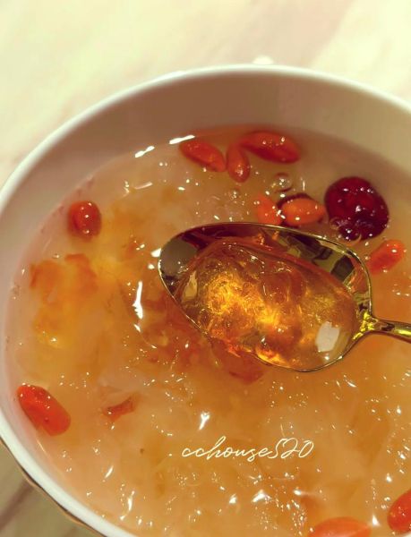 银耳羹怎么煮才出胶_银耳羹用什么锅最好-第1张图片-山城妙识