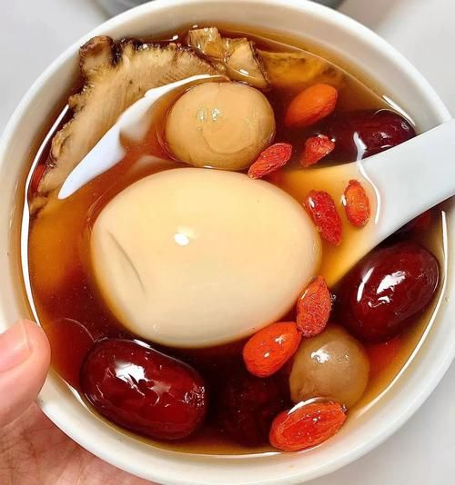 经期喝什么汤补气养血_经期补血汤推荐-第2张图片-山城妙识