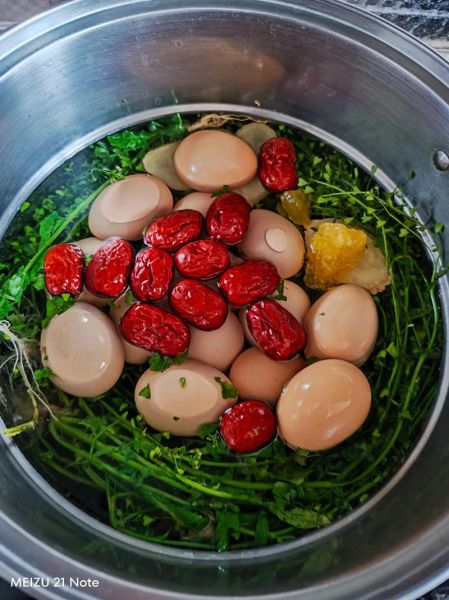 荠菜煮鸡蛋的正确做法_荠菜煮鸡蛋要煮多久-第3张图片-山城妙识