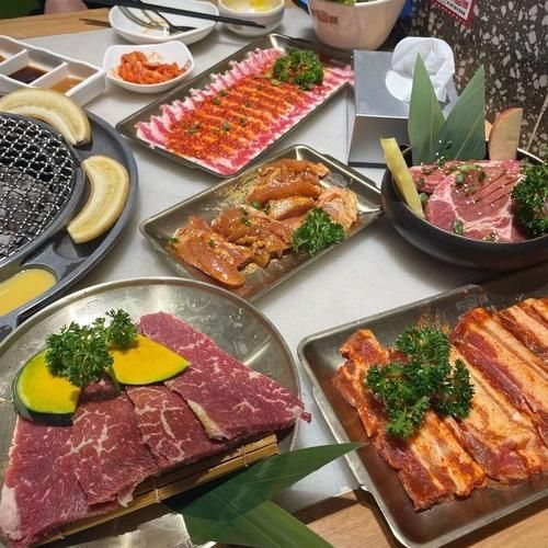 韩国烤肉锅边一圈是啥_锅边芝士玉米做法-第1张图片-山城妙识