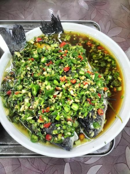 芙蓉鲫鱼怎么做_正宗湖南味做法-第2张图片-山城妙识