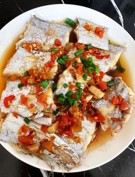 清蒸带鱼怎么做好吃又简单窍门_清蒸带鱼怎么蒸不腥-第1张图片-山城妙识