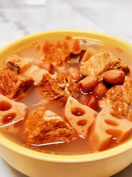 莲藕排骨汤怎么炖好喝_莲藕排骨的做法大全-第1张图片-山城妙识 莲藕排骨汤怎么炖好喝_莲藕排骨的做法大全-第1张图片-山城妙识