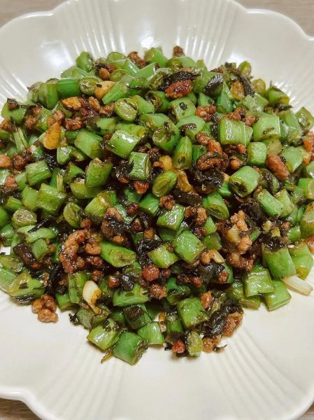 橄榄菜四季豆怎么做_四季豆炒橄榄菜需要焯水吗-第1张图片-山城妙识