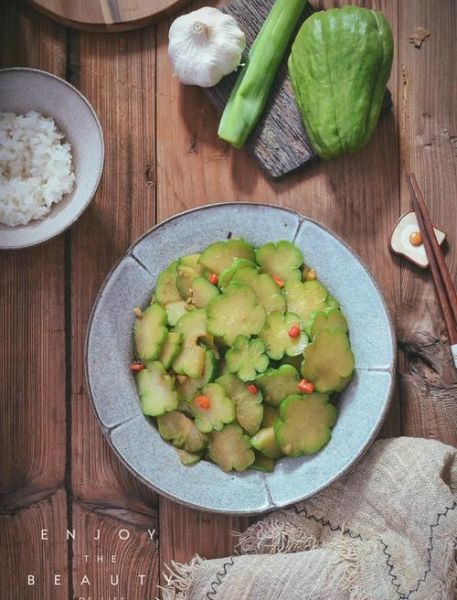 佛手炒菜怎么炒好吃_佛手瓜炒肉家常做法-第3张图片-山城妙识 佛手炒菜怎么炒好吃_佛手瓜炒肉家常做法-第3张图片-山城妙识