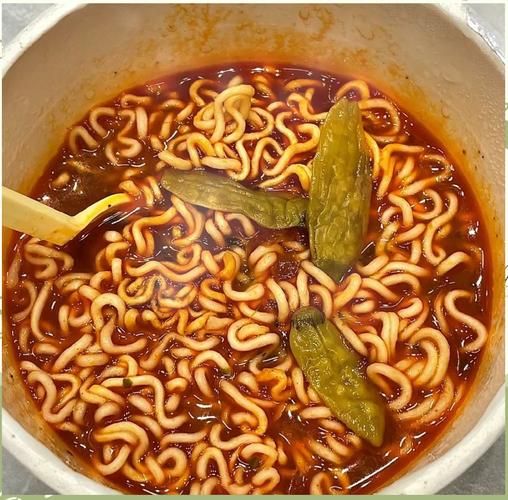 泡椒牛肉面哪个牌子好吃_泡椒牛肉面怎么泡才劲道-第1张图片-山城妙识