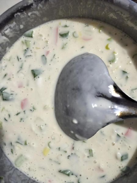 烙煎饼的面糊怎么调_煎饼面糊配方比例-第2张图片-山城妙识 烙煎饼的面糊怎么调_煎饼面糊配方比例-第2张图片-山城妙识