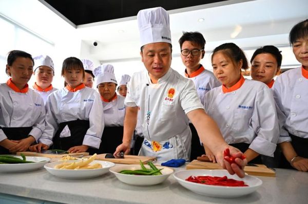 烹饪技术哪家强_如何挑选靠谱培训机构-第2张图片-山城妙识