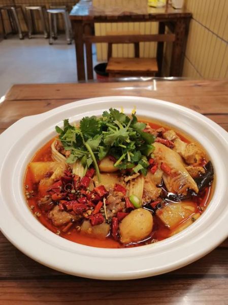 芋儿鸡怎么做_芋儿鸡图片为什么让人垂涎-第1张图片-山城妙识