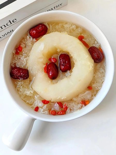 家常冰糖雪梨怎么做_冰糖雪梨止咳效果好吗-第1张图片-山城妙识 家常冰糖雪梨怎么做_冰糖雪梨止咳效果好吗-第1张图片-山城妙识