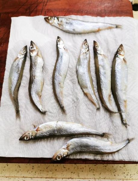 多春鱼怎么做好吃又简单_多春鱼最简单的家常做法-第2张图片-山城妙识