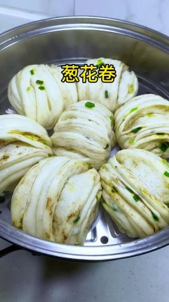 葱花椒盐花卷怎么做_花卷怎么蒸才松软-第3张图片-山城妙识 葱花椒盐花卷怎么做_花卷怎么蒸才松软-第3张图片-山城妙识