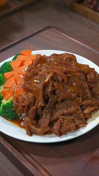 照烧肥牛饭怎么做_肥牛饭酱汁比例是多少-第2张图片-山城妙识 照烧肥牛饭怎么做_肥牛饭酱汁比例是多少-第2张图片-山城妙识