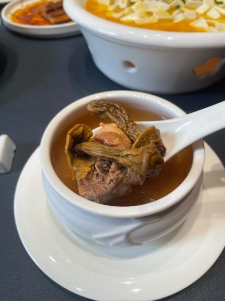 姬松茸炖鸡的做法_姬松茸炖鸡需要焯水吗-第2张图片-山城妙识