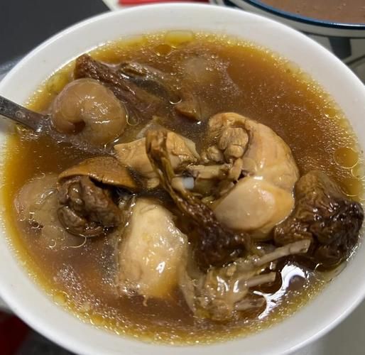 姬松茸炖鸡的做法_姬松茸炖鸡需要焯水吗-第3张图片-山城妙识