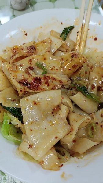 裤带面是不是biangbiang面_陕西面条区别-第3张图片-山城妙识