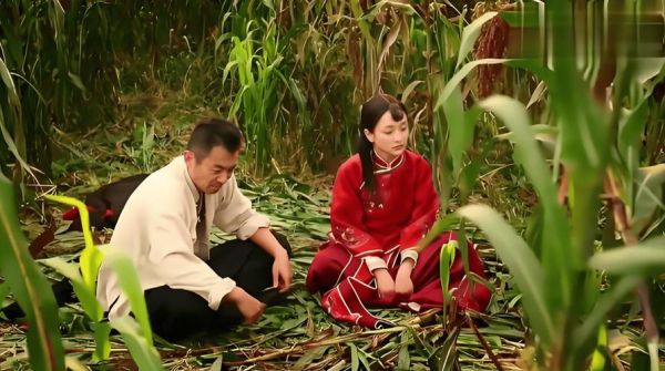 红高粱九儿和余占鳌高粱地发生了什么_高粱地场景意义-第3张图片-山城妙识