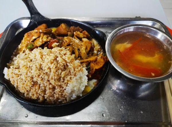 大学食堂米饭特色项目加盟多少钱_如何运营-第1张图片-山城妙识