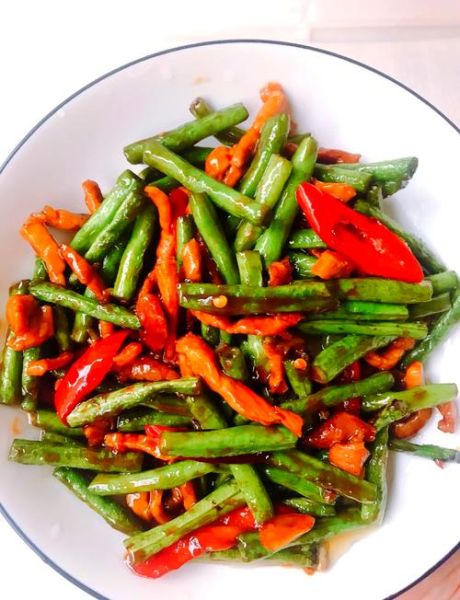 长豆角怎么炒好吃_长豆角炒肉家常做法-第1张图片-山城妙识