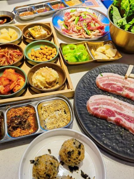 韩国烤肉怎么吃_韩国烤肉配菜有哪些-第1张图片-山城妙识