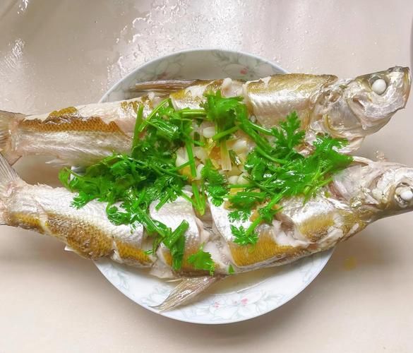 清蒸白鱼怎么做_清蒸白鱼的做法和步骤视频-第2张图片-山城妙识