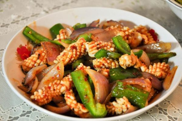 烧鱿鱼卷怎么做_鱿鱼卷焯水几分钟-第3张图片-山城妙识 烧鱿鱼卷怎么做_鱿鱼卷焯水几分钟-第3张图片-山城妙识