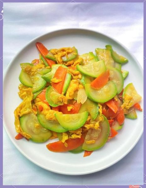 蒲瓜炒蛋怎么炒好吃_蒲瓜炒蛋要不要焯水-第1张图片-山城妙识