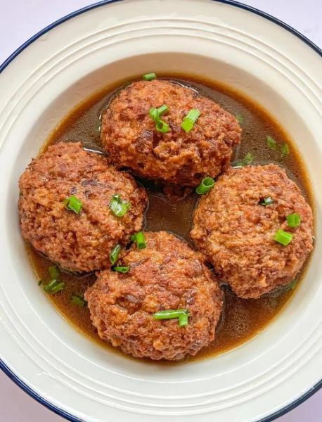 扬州红烧狮子头怎么做_正宗做法配方-第1张图片-山城妙识 扬州红烧狮子头怎么做_正宗做法配方-第1张图片-山城妙识