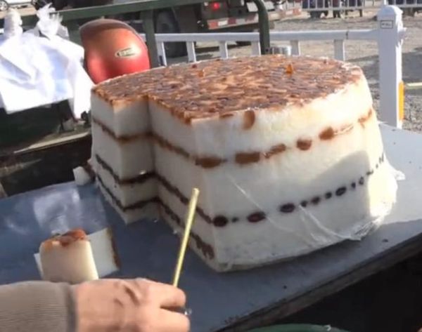 新疆切糕坑人反被暴打_如何避免买切糕被宰-第2张图片-山城妙识 新疆切糕坑人反被暴打_如何避免买切糕被宰-第2张图片-山城妙识