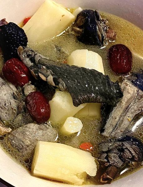 乌骨鸡汤怎么炖最补_乌骨鸡汤的做法大全-第1张图片-山城妙识