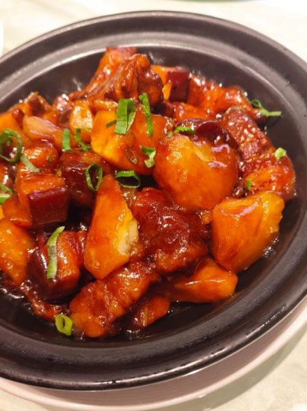 红烧肉炖土豆怎么做_红烧肉炖土豆先放什么-第1张图片-山城妙识 红烧肉炖土豆怎么做_红烧肉炖土豆先放什么-第1张图片-山城妙识