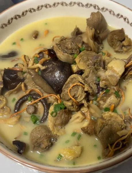 炖老鸭汤的做法大全_老鸭汤怎么炖才不腥-第2张图片-山城妙识