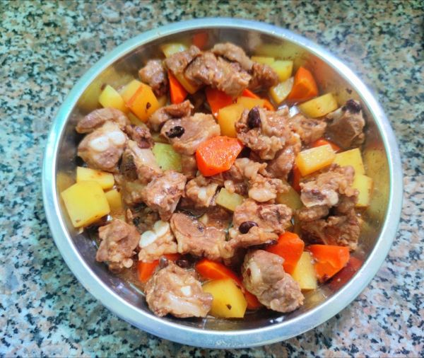 排骨烧萝卜怎么烧好吃_排骨烧萝卜的家常做法-第3张图片-山城妙识