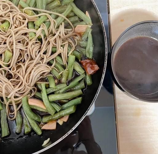 扁豆焖面条怎么做_扁豆焖面条用干面还是鲜面-第3张图片-山城妙识