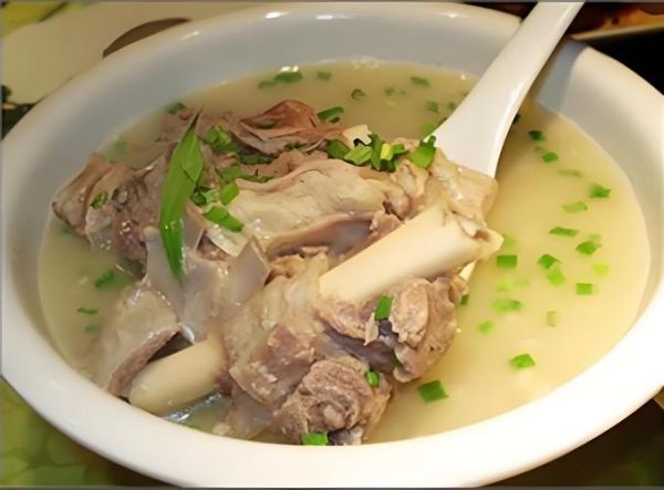 羊肉煲汤放什么材料最好_羊肉煲汤去腥增香必备食材-第3张图片-山城妙识