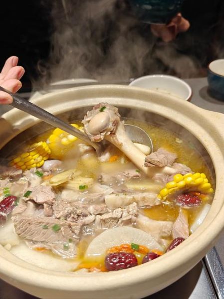 羊肉煲汤放什么材料最好_羊肉煲汤去腥增香必备食材-第2张图片-山城妙识