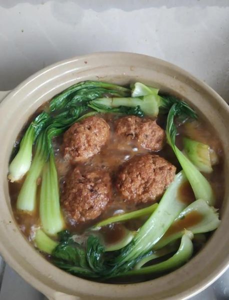 狮子头最正宗的做法_为什么狮子头要摔打上劲-第2张图片-山城妙识