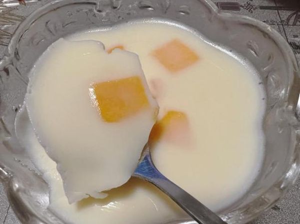 芒果布丁不用吉利丁怎么做_无吉利丁芒果布丁配方-第3张图片-山城妙识