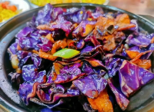 紫甘蓝能炒着吃吗_紫甘蓝怎么炒才好吃-第1张图片-山城妙识
