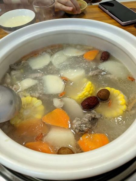 羊排汤怎么炖好吃又简单_羊排汤去腥技巧-第1张图片-山城妙识 羊排汤怎么炖好吃又简单_羊排汤去腥技巧-第1张图片-山城妙识