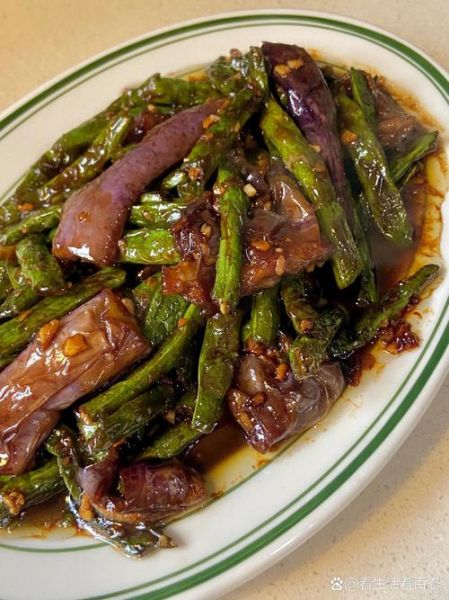 韭菜茄子怎么炒好吃_茄子要不要先焯水-第1张图片-山城妙识