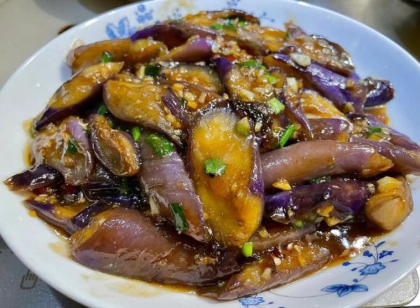 韭菜茄子怎么炒好吃_茄子要不要先焯水-第3张图片-山城妙识